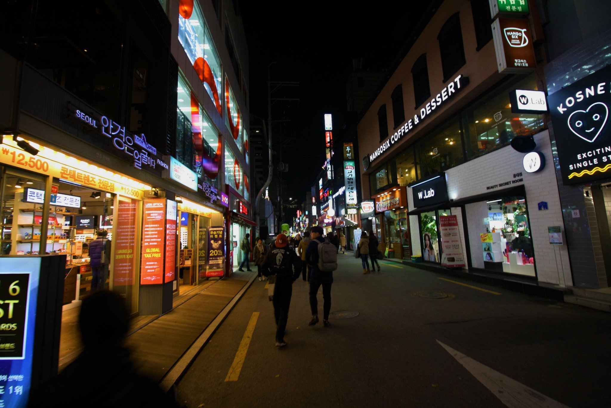 Photos From The Road: The Streets of Seoul - Travel Tramp