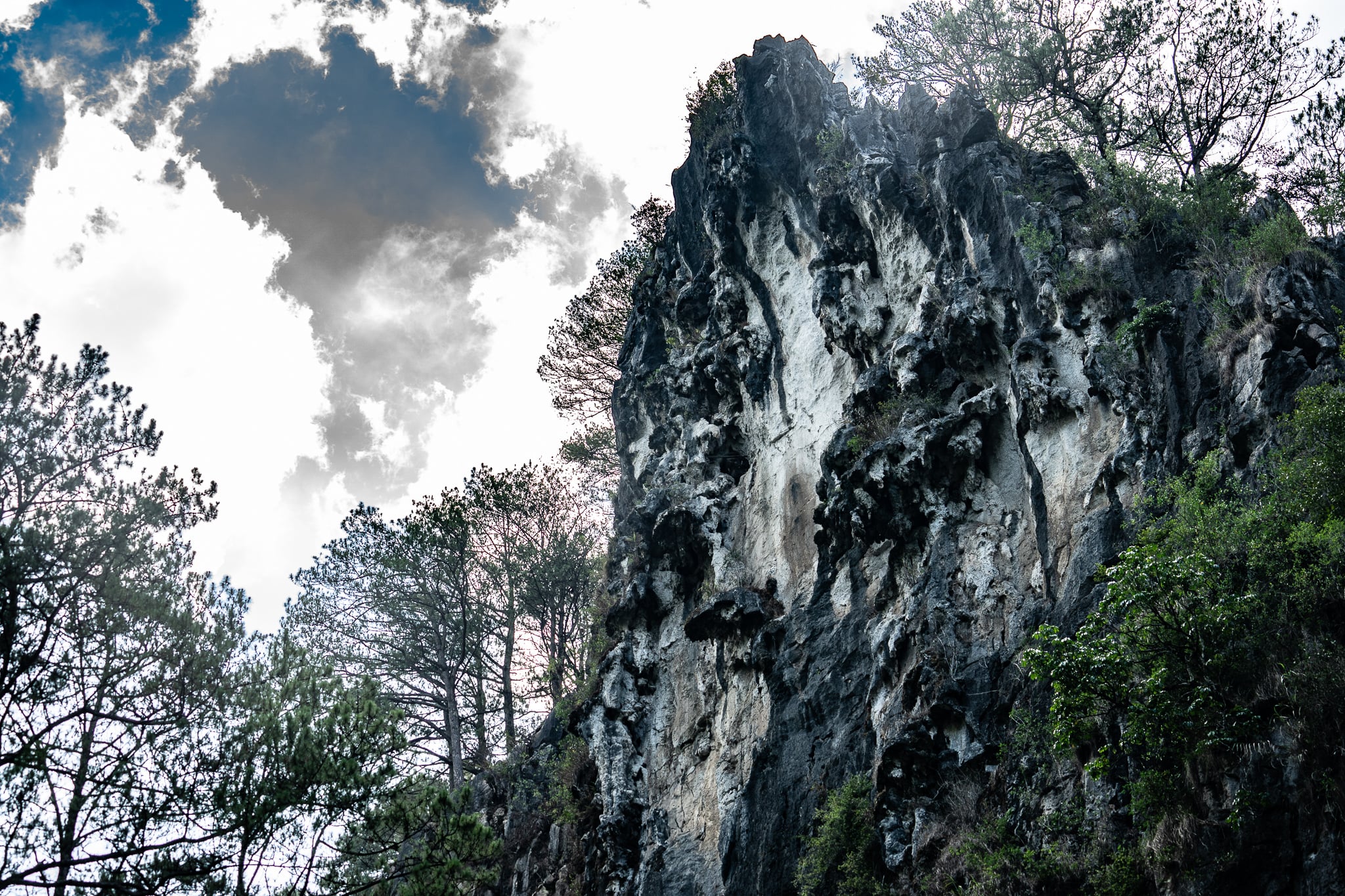 Dark Tourism: The Hanging Coffins of Sagada - Travel Tramp