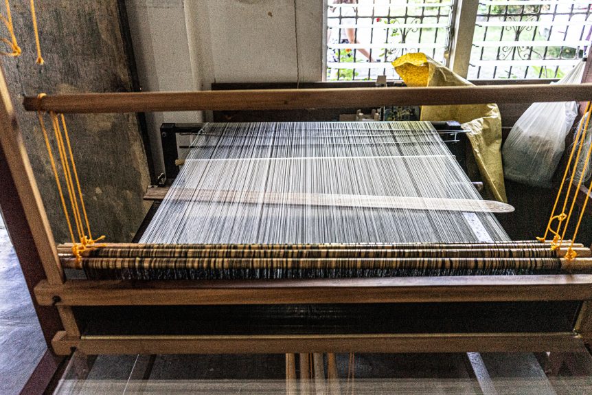 Pina Weaving, Making Clothes From Pineapples - Travel Tramp